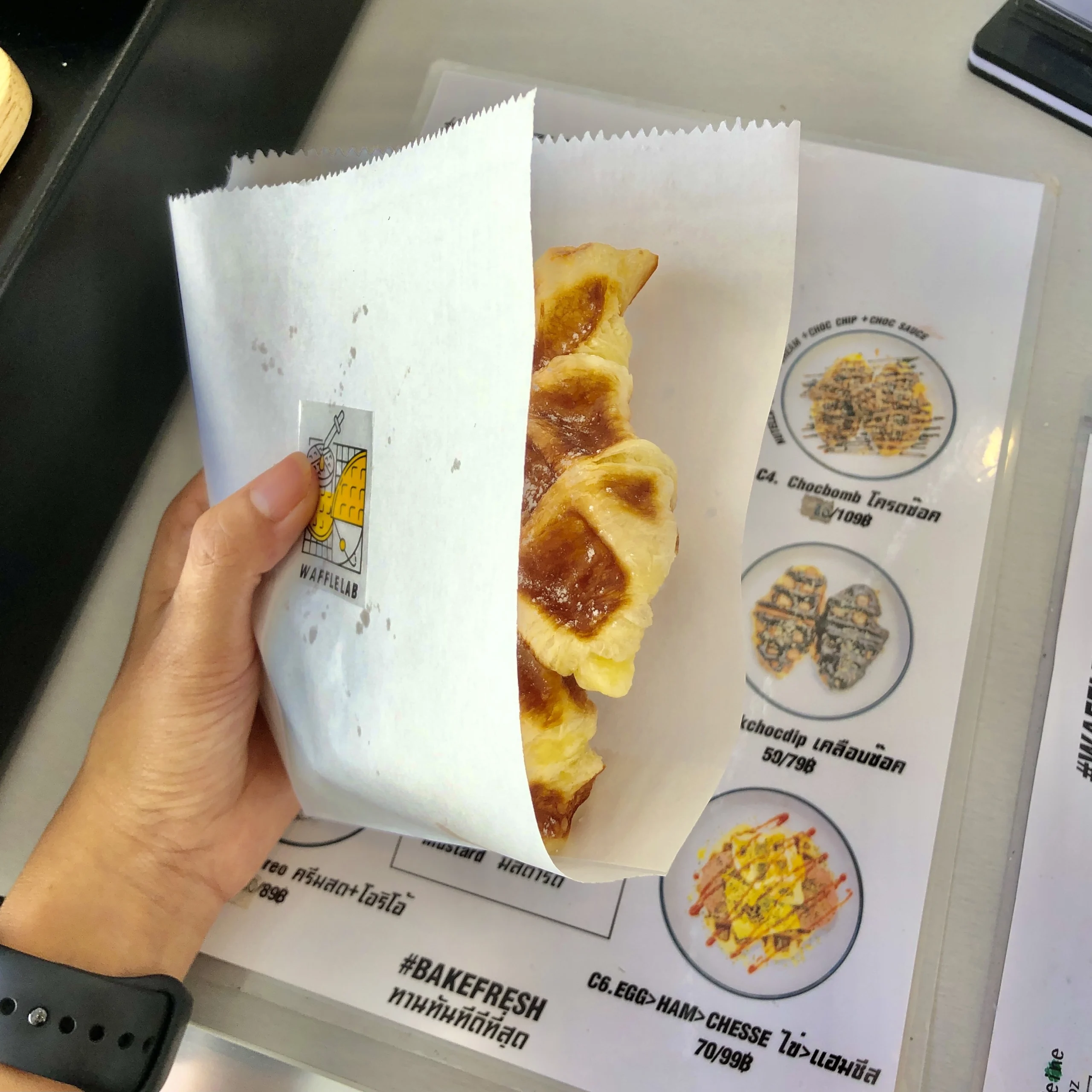 Waffle lab คาเฟ่วาฟเฟิลอร่อย