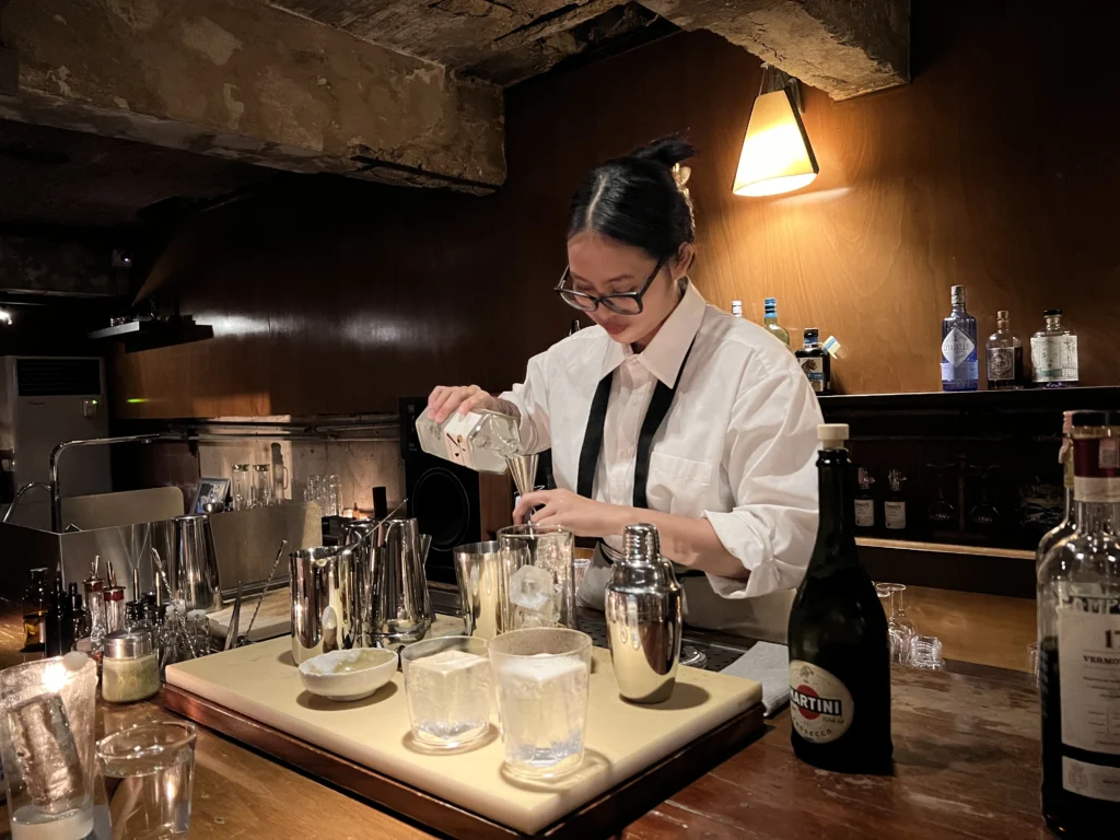 Noir bar บาร์ลับ เชียงใหม่ เพลงแจ๊ส สุดโรแมนติก - FriendsBusy สถานที่ ...