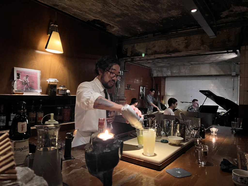 Noir bar บาร์ลับ เชียงใหม่ เพลงแจ๊ส สุดโรแมนติก - FriendsBusy สถานที่ ...